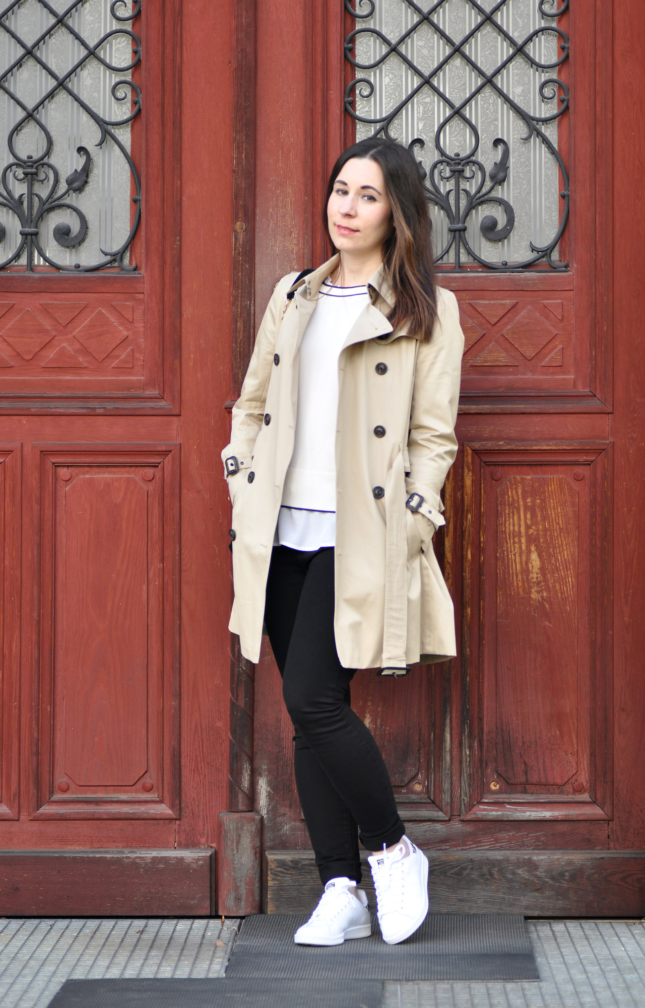 How To Style Classic Chic Adidas Stan Smith Sneaker Zum Trench